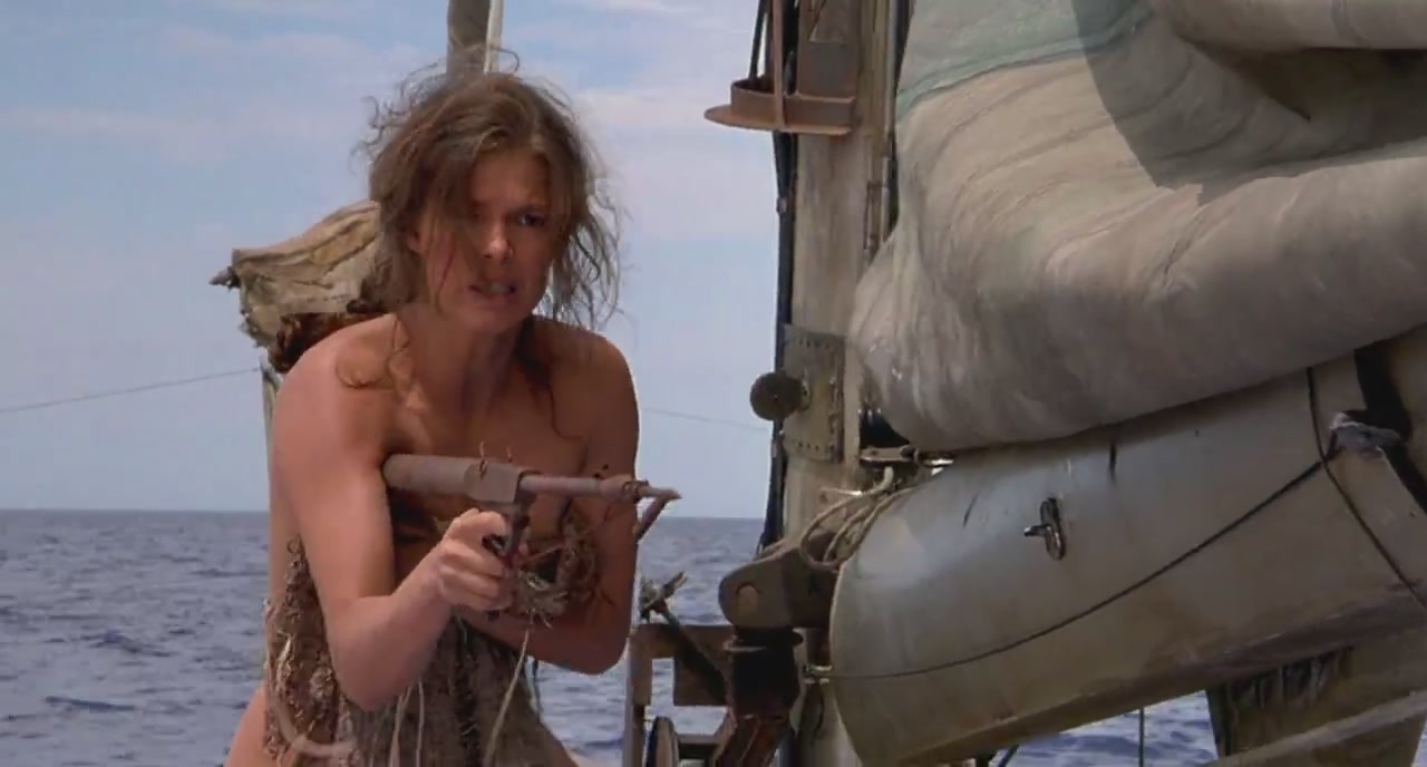 Naked Jeanne Tripplehorn In Waterworld