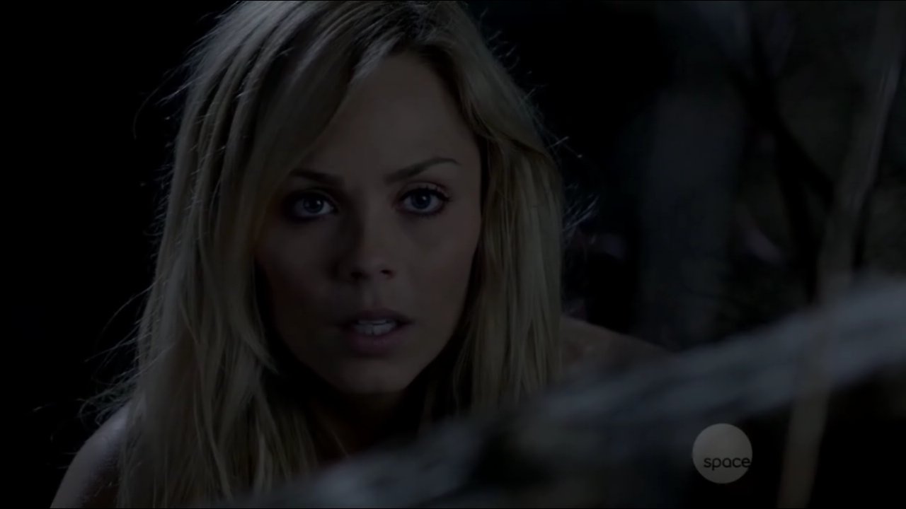 Naked Laura Vandervoort In Bitten