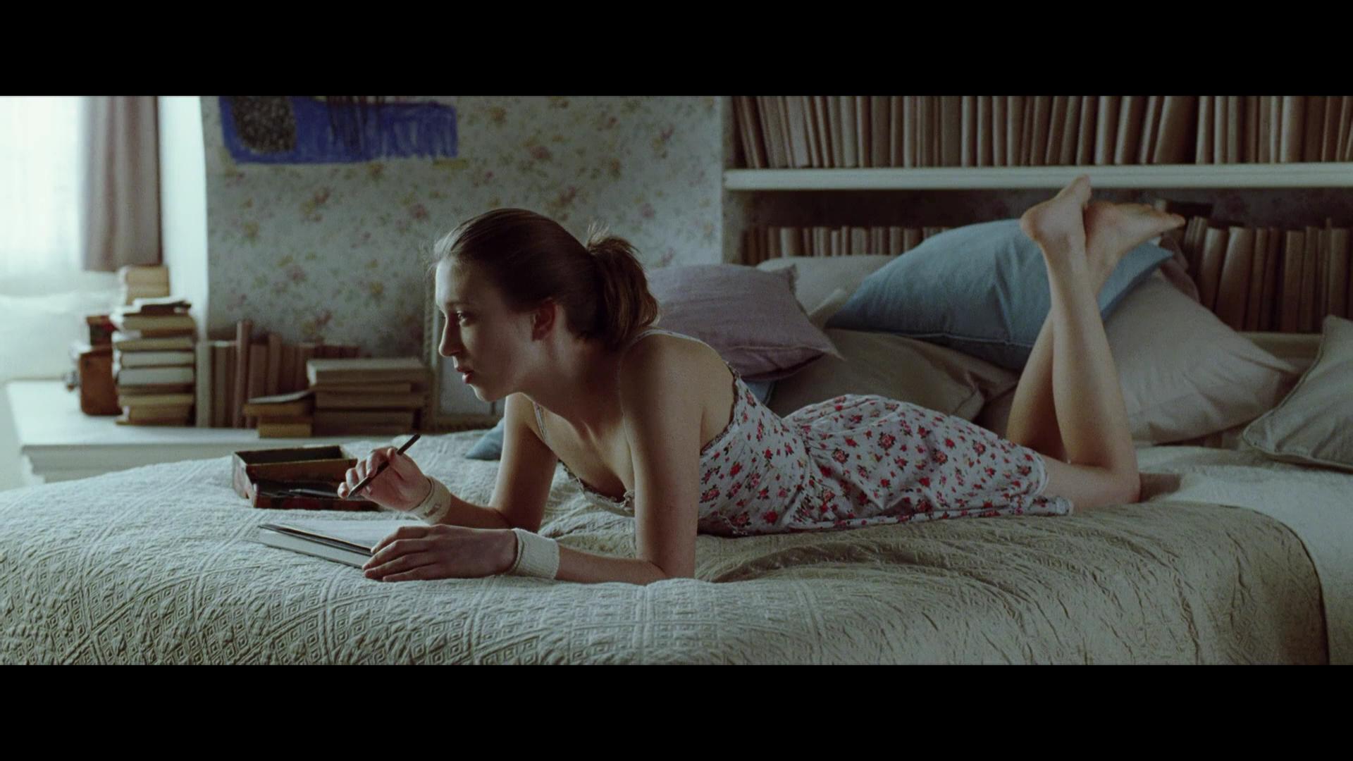 Taissa Farmiga Nude Pics Page 3