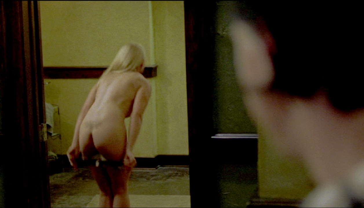 Naked Evelina Turen In Hostel Part Iii