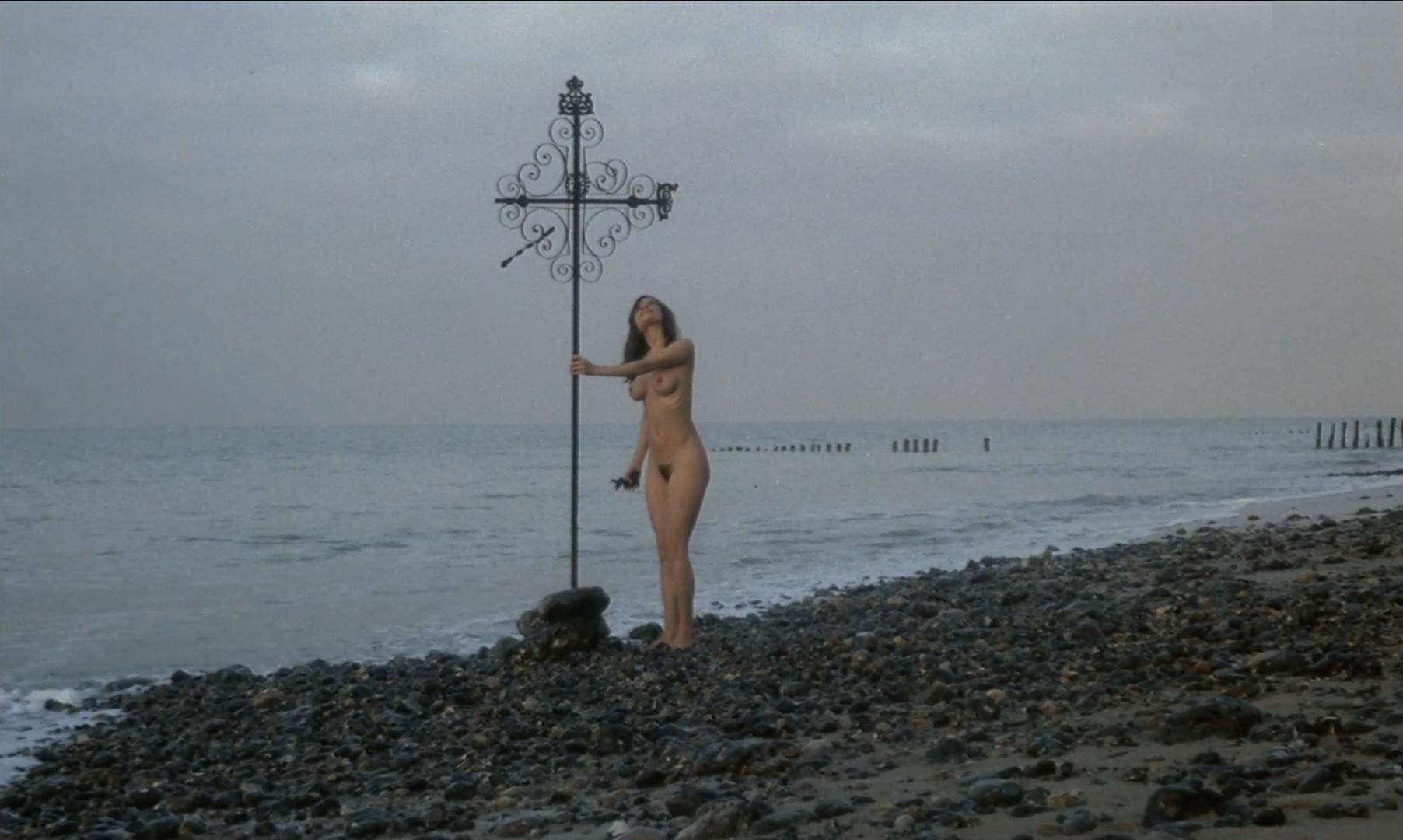 Naked Françoise Pascal In The Iron Rose