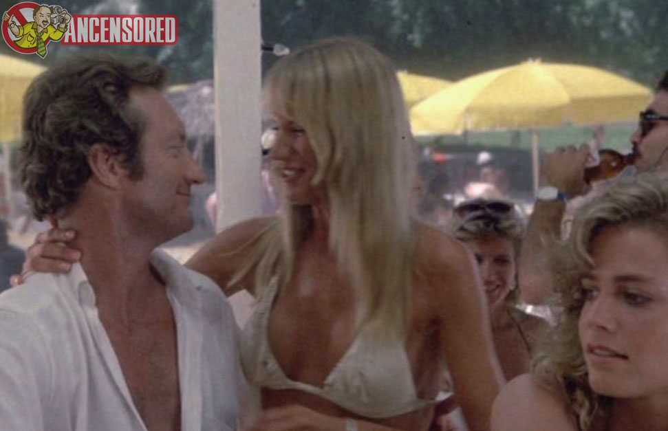 Naked Kelly Lynch In Cocktail